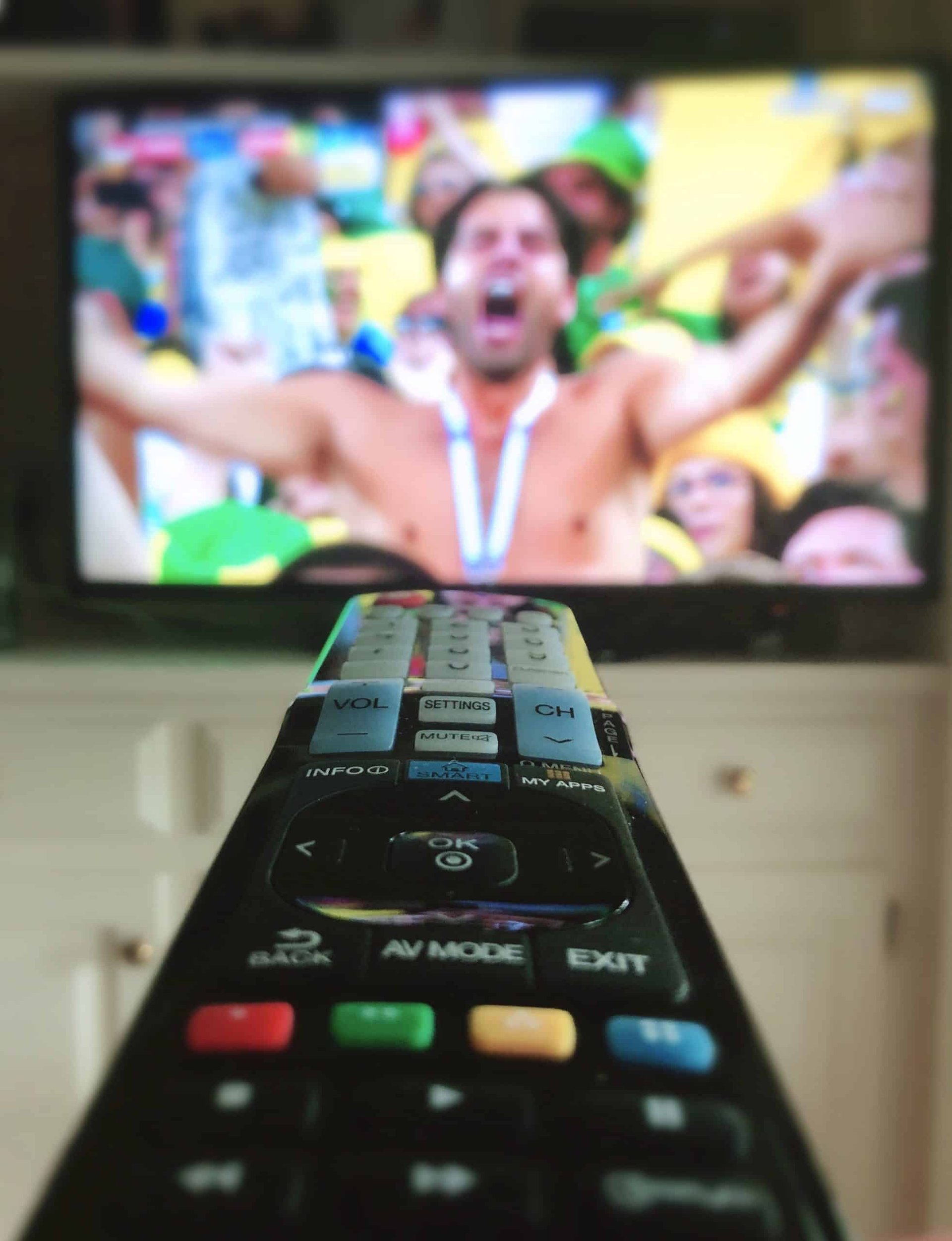 L'impact des réseaux sociaux sur la diffusion TV en live des ...